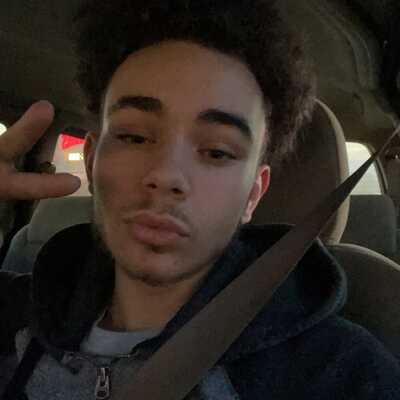 Xzavier Downes (@XzavierDownes@me.dm) - me.dm by Medium.com