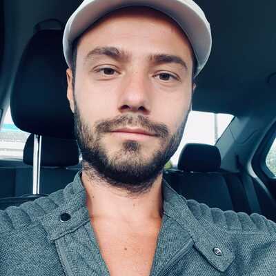 Alex Cornici (@thetraveler@me.dm) - me.dm by Medium.com